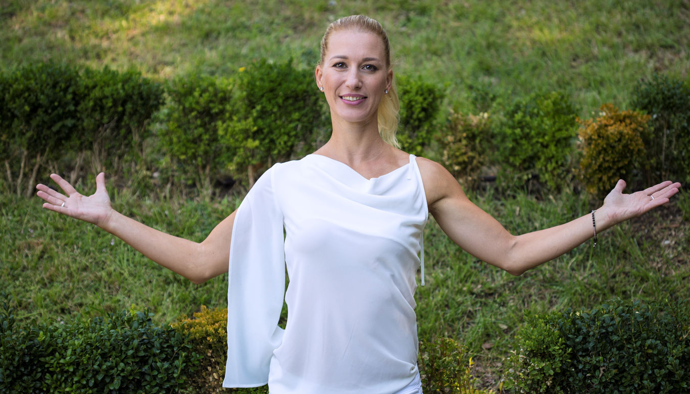 O meni - Mojca Jakomin